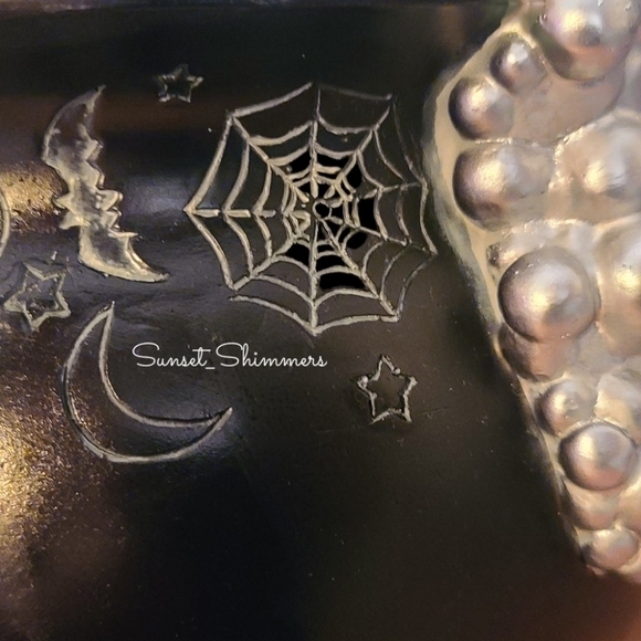 Christian Siriano | Holiday | Christian Siriano Witches Brew Bubbling ...